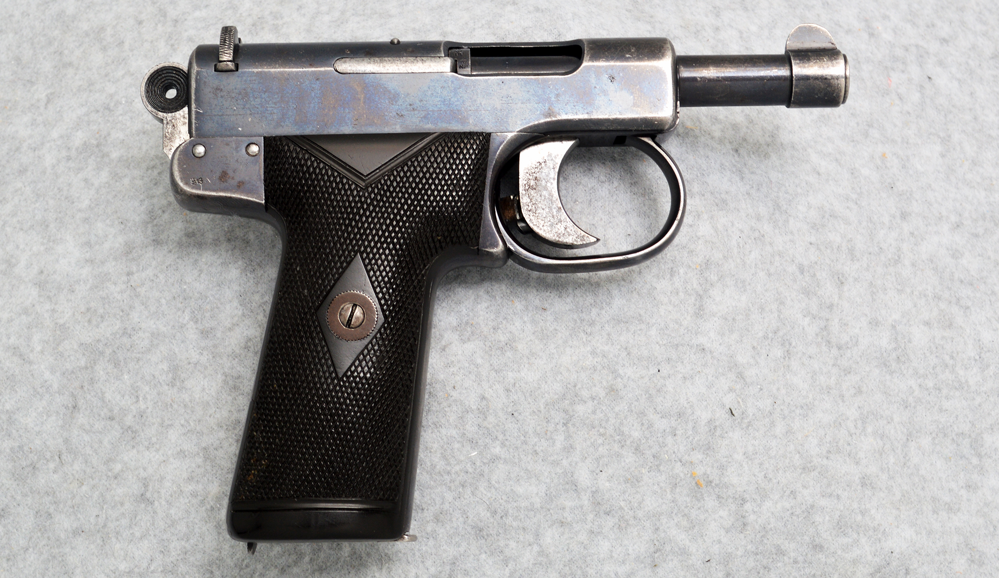 Webley & Scott ~ Automatic Pistol ~ .32 Auto | Cabela's